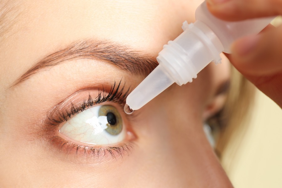 Sécheresse oculaire : causes et symptômes des yeux secs Sécheresse oculaire : causes et symptômes des yeux secs